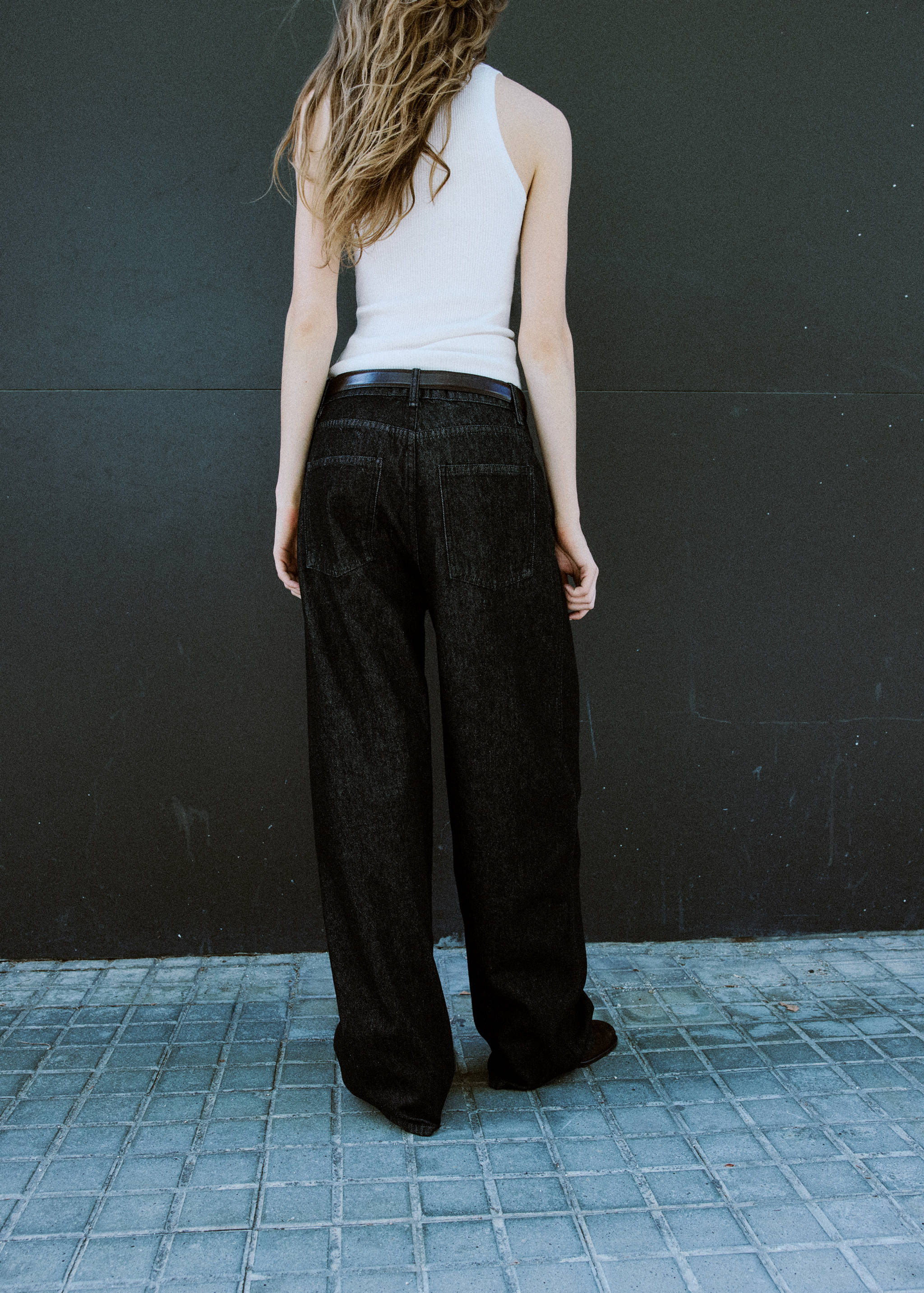 Low-rise barrel jeans - Women | MANGO OUTLET USA