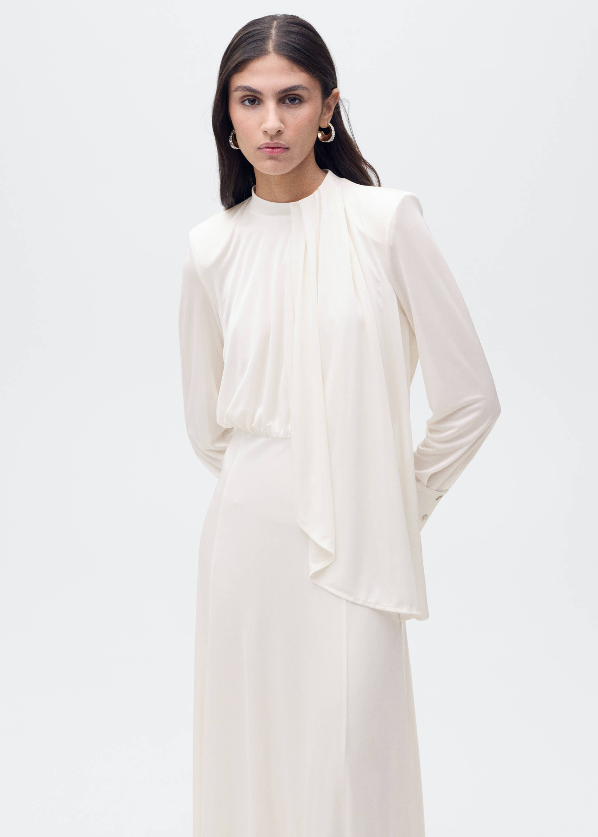 Vestido satinado volante cuello - Mujer | MANGO OUTLET EE.UU